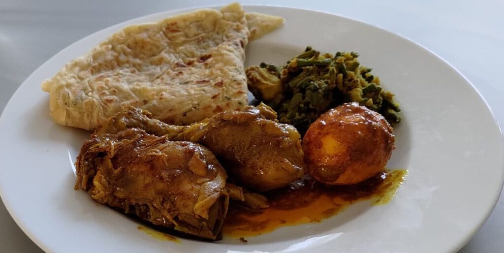 Roti Maaltijd Kip Speciaal – Surinaams eten | Roti | Lekker eten ...