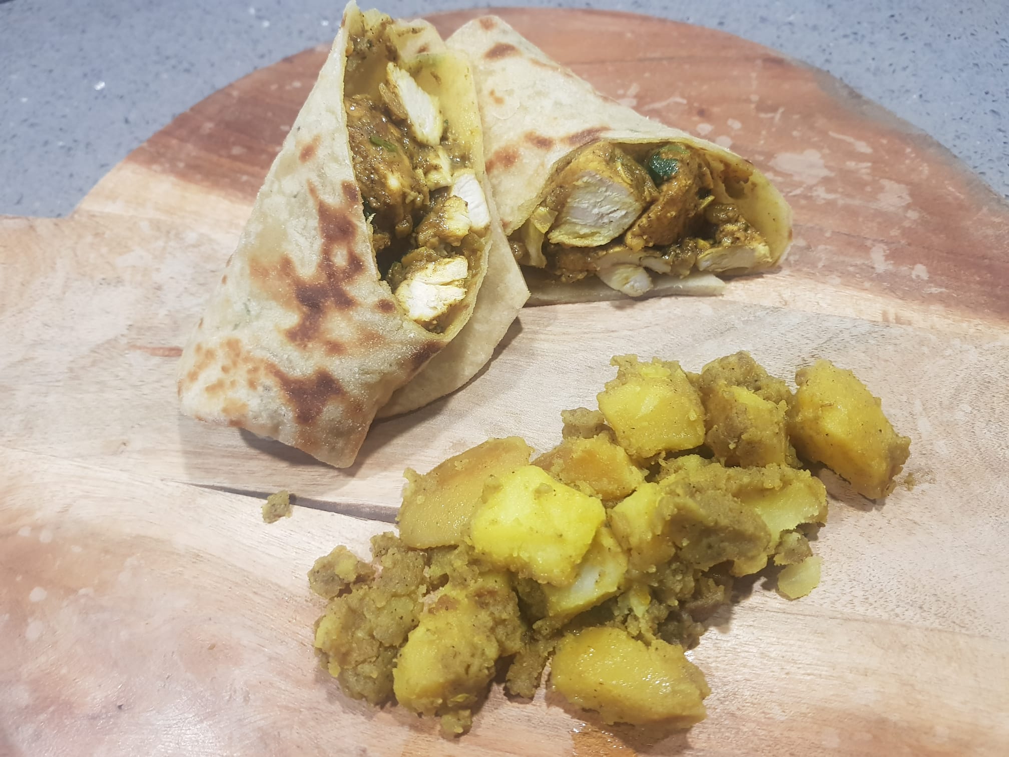Roti Rol Aardappel Kouseband en Kip – Surinaams eten | Roti | Lekker ...